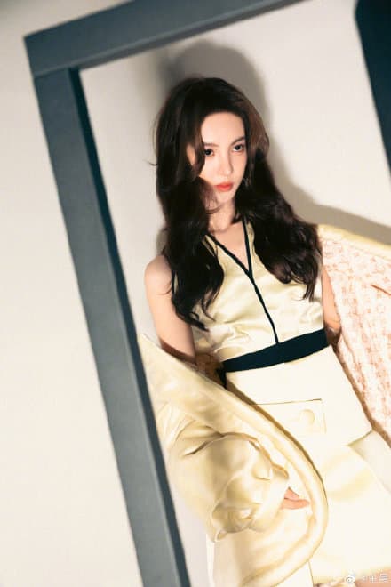 Kim Chen's Warm Winter Outfit Stuns at W Gala: A Fashion Revolution ...