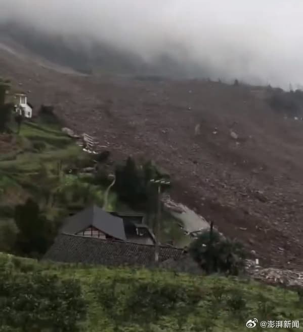Devastating Mountain Landslide in Sichuan, China: Rescue Efforts ...