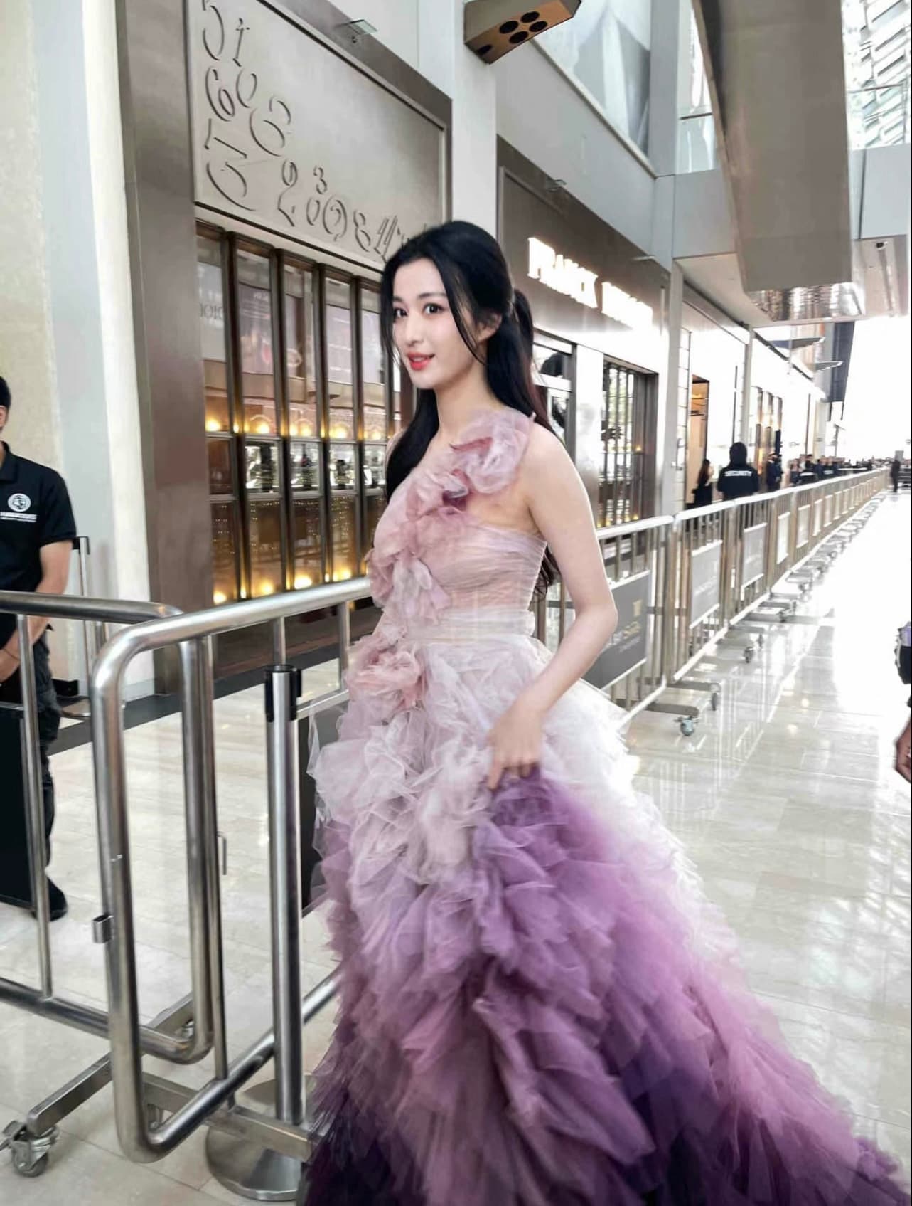 Chinese Actress Wang Churan Stuns with Singapore Photoshoot - Trending ...