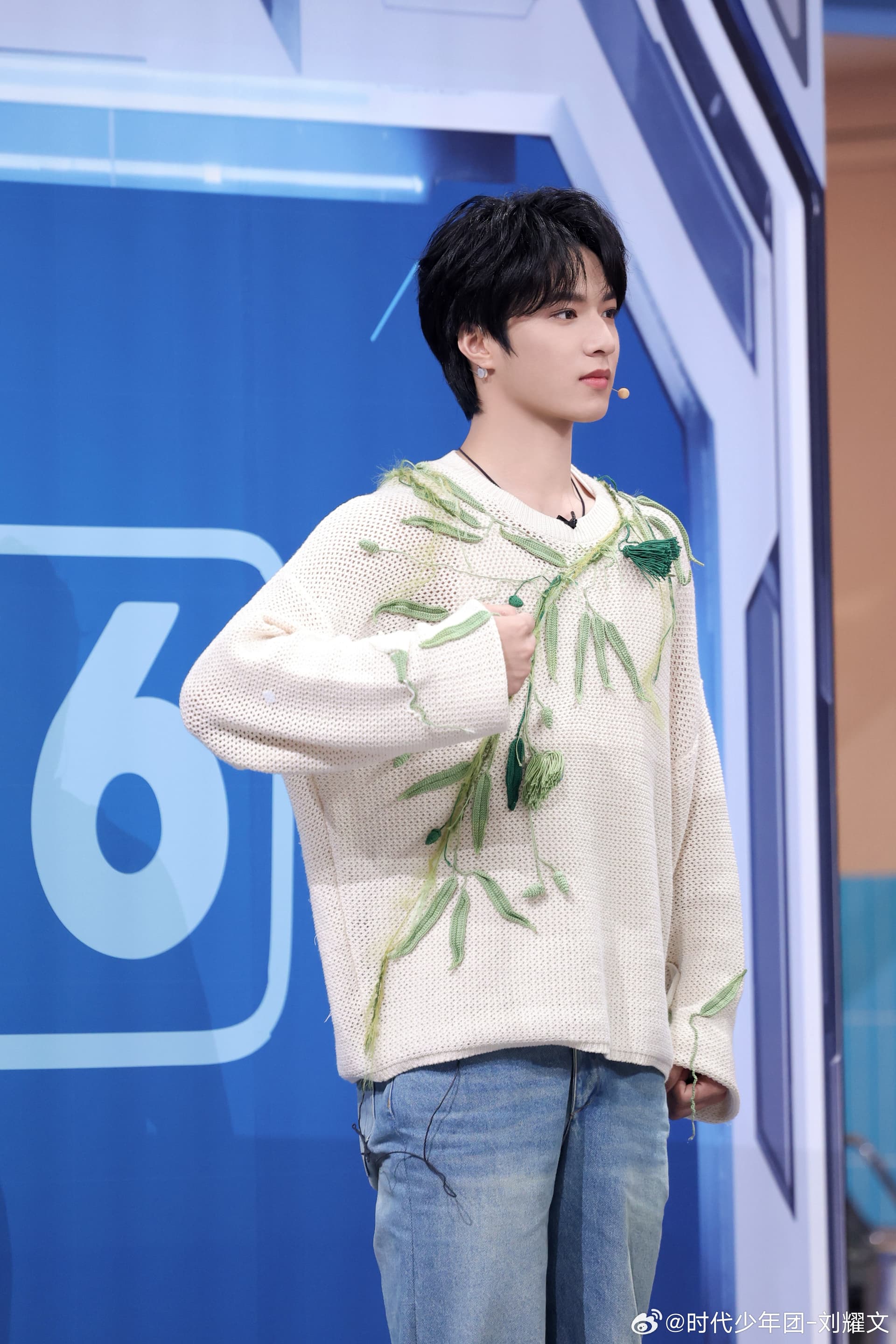 Robot Ruckus: Chinese Variety Show Sparks Controversy Over AI Jokes ...