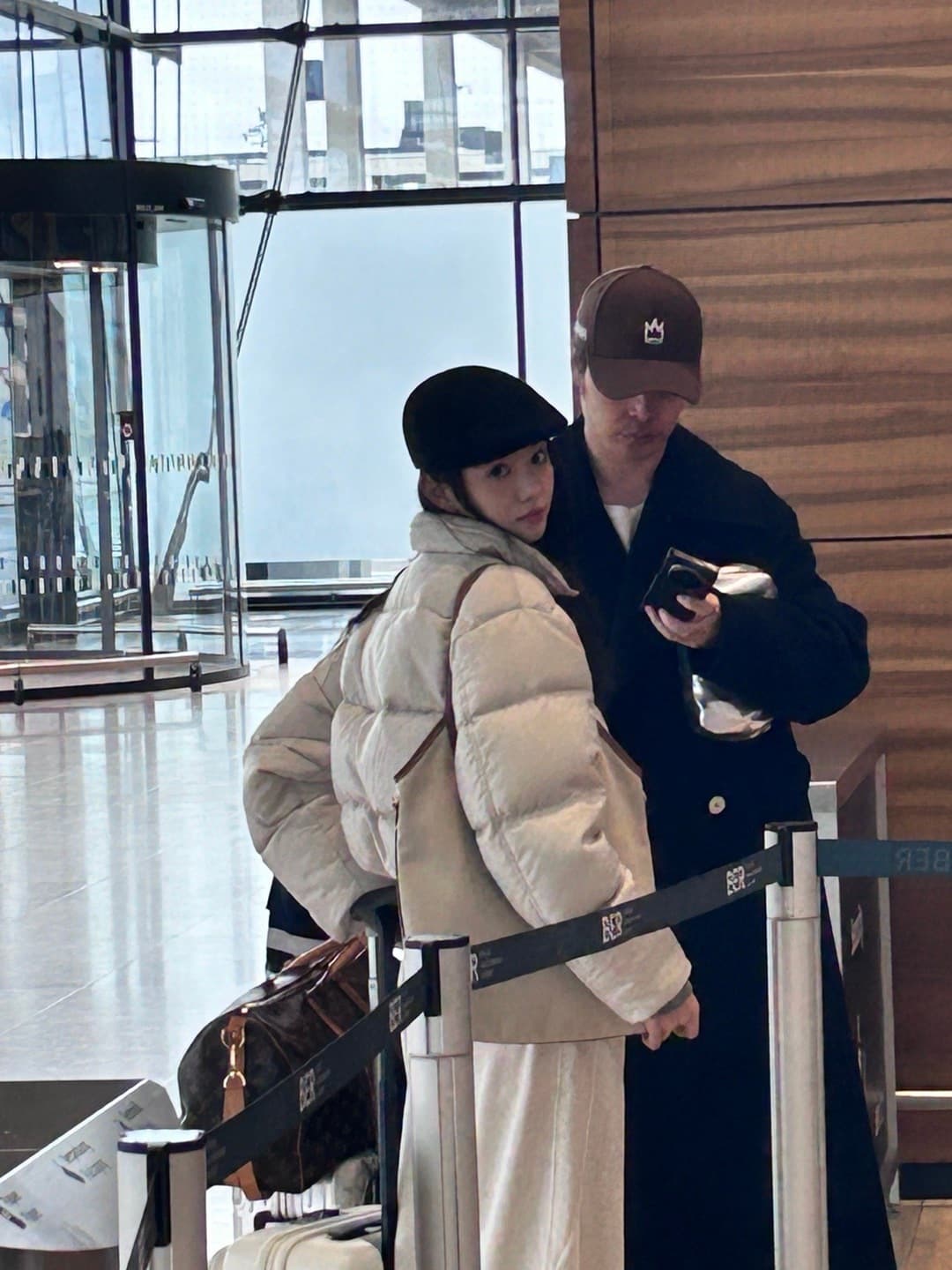 Liu Haocun's Timeless Elegance: The Allure of a Perfect Side Profile ...